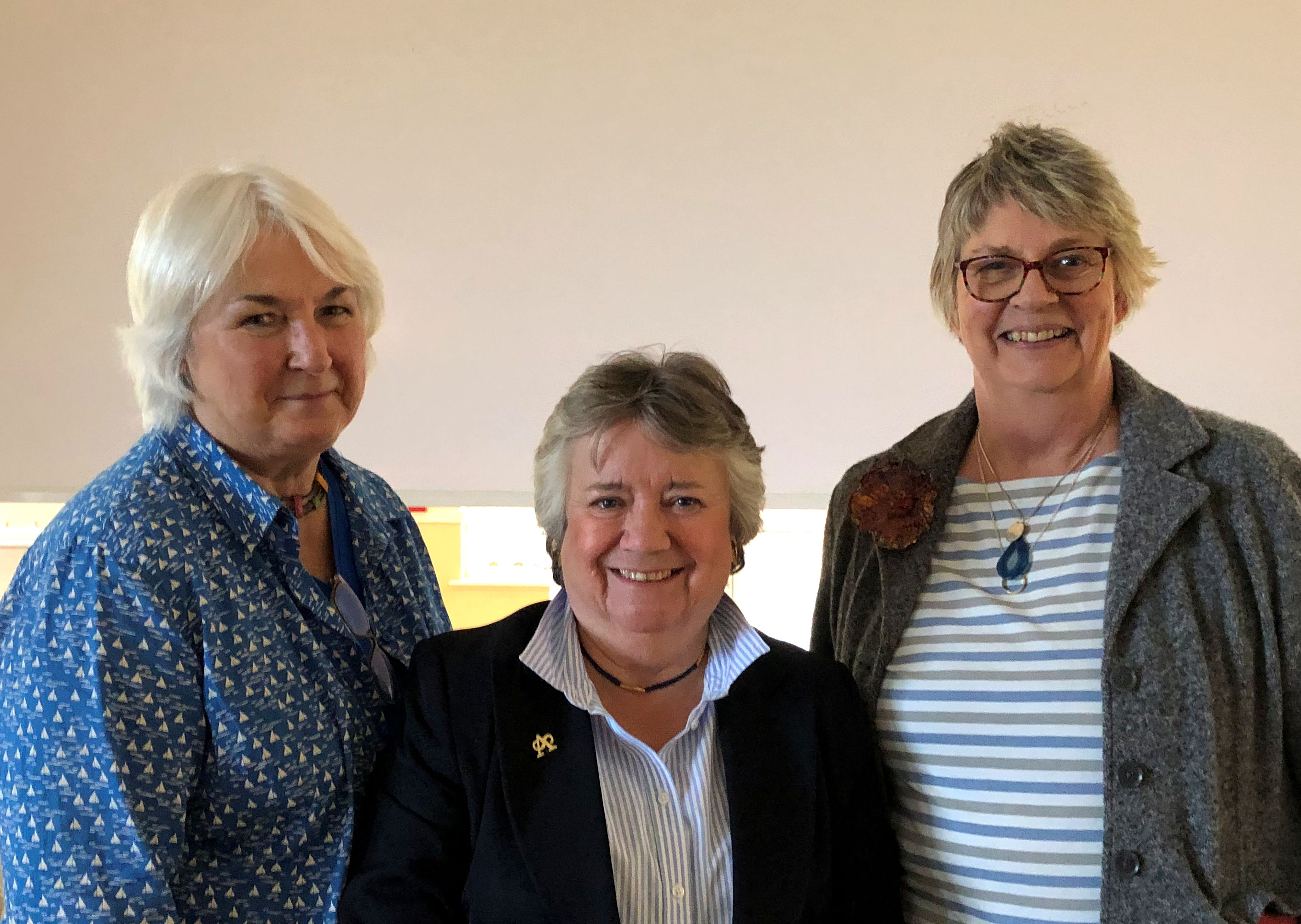 A GRATEFUL HAMBLETON THANKS RETIRING CHAIR | The Arts Society